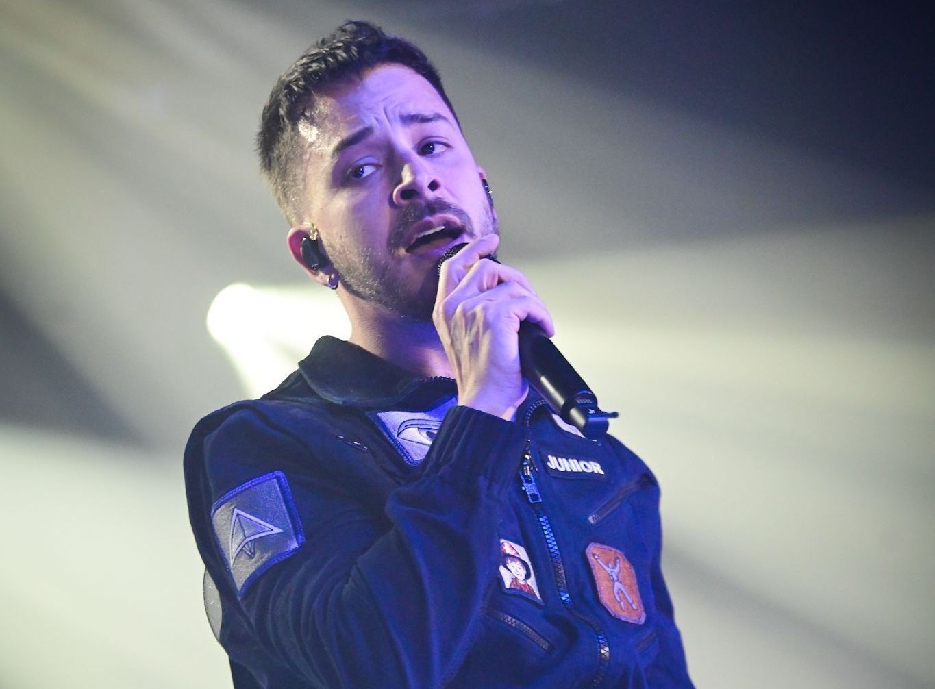 Junior Lima posa em registro raro com os filhos em Dia dos Pais